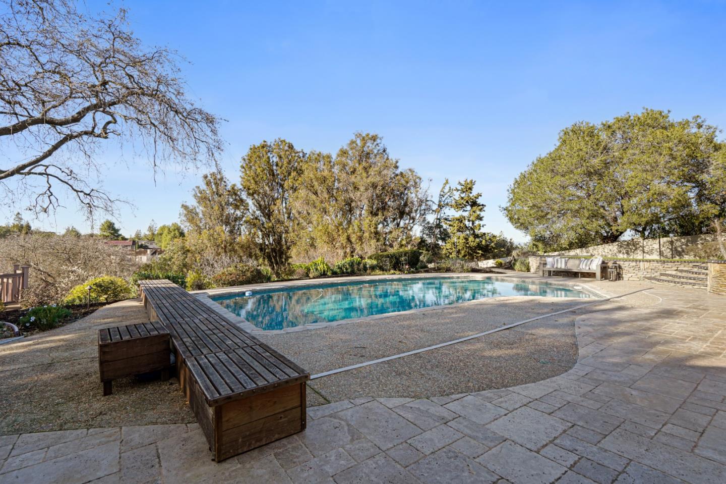 11331 Entrada Pl, Los Altos, CA 94024 - 5 Beds | 5/1 Baths (Active ...