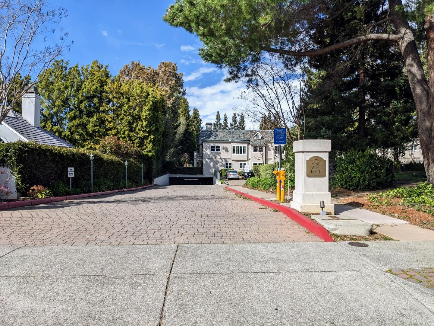 1 W Edith Ave #C119, Los Altos, CA 94022 - 1 Beds | 2 Baths ...