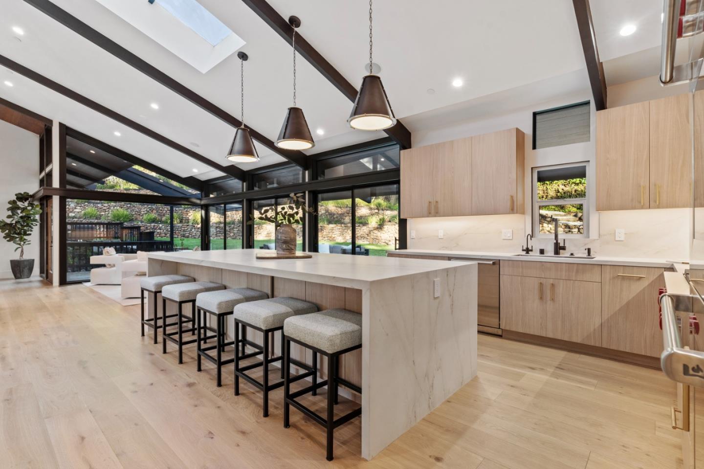 333 Bridge Rd, Hillsborough, CA 94010 - 4 Beds | 4/1 Baths (Active ...