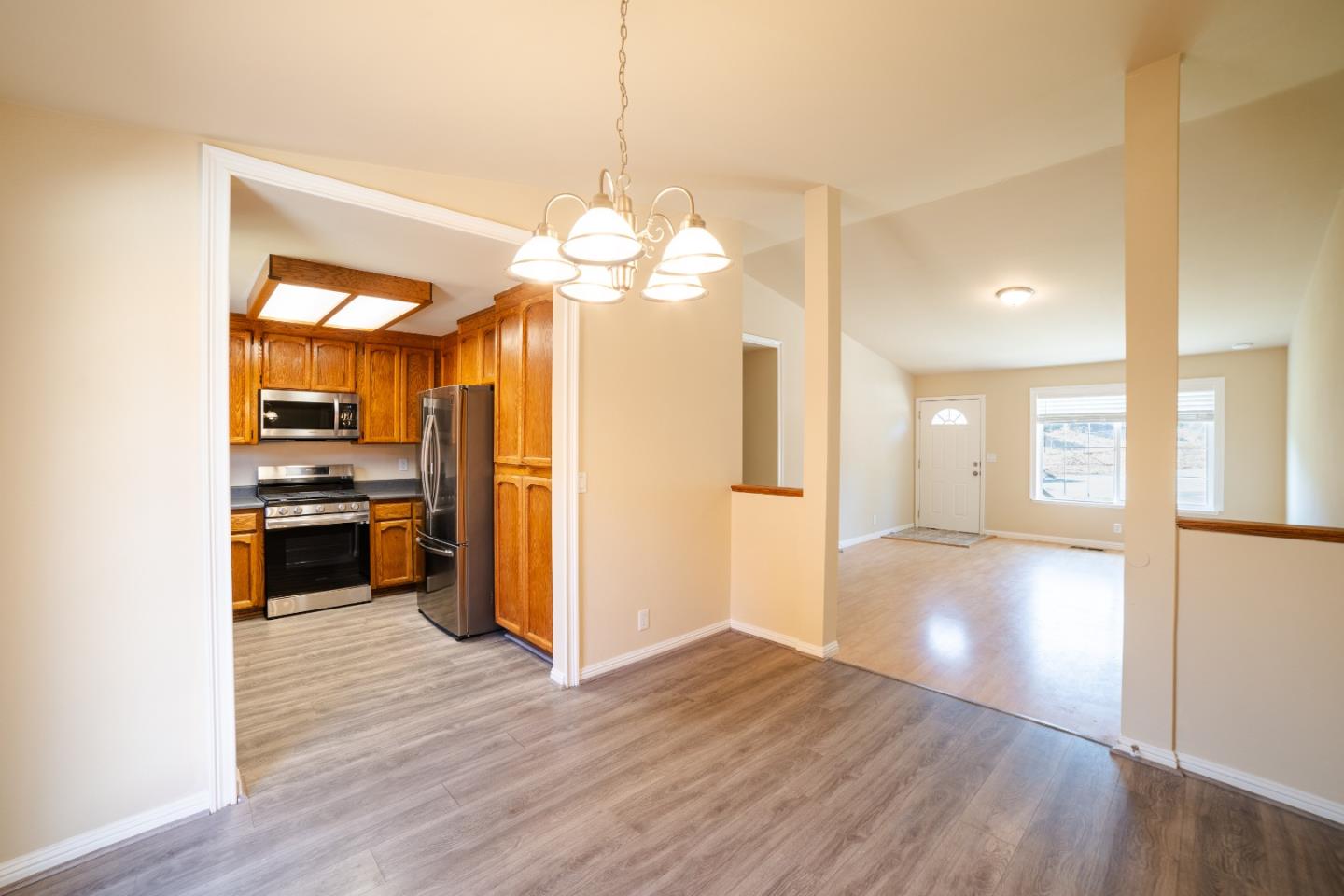 78 Thomas Rd, Royal Oaks, CA 95076 - 3 Beds | 2 Baths (Active ...