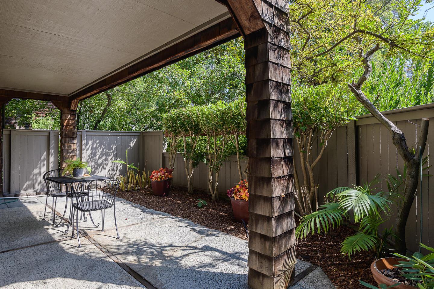 137 Peter Coutts Cir, Stanford, CA 94305 - 2 Beds | 2 Baths ...